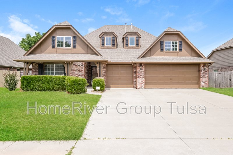 13683 S 86th East Ave Bixby, OK 74008-3939 | Home River Corporate
